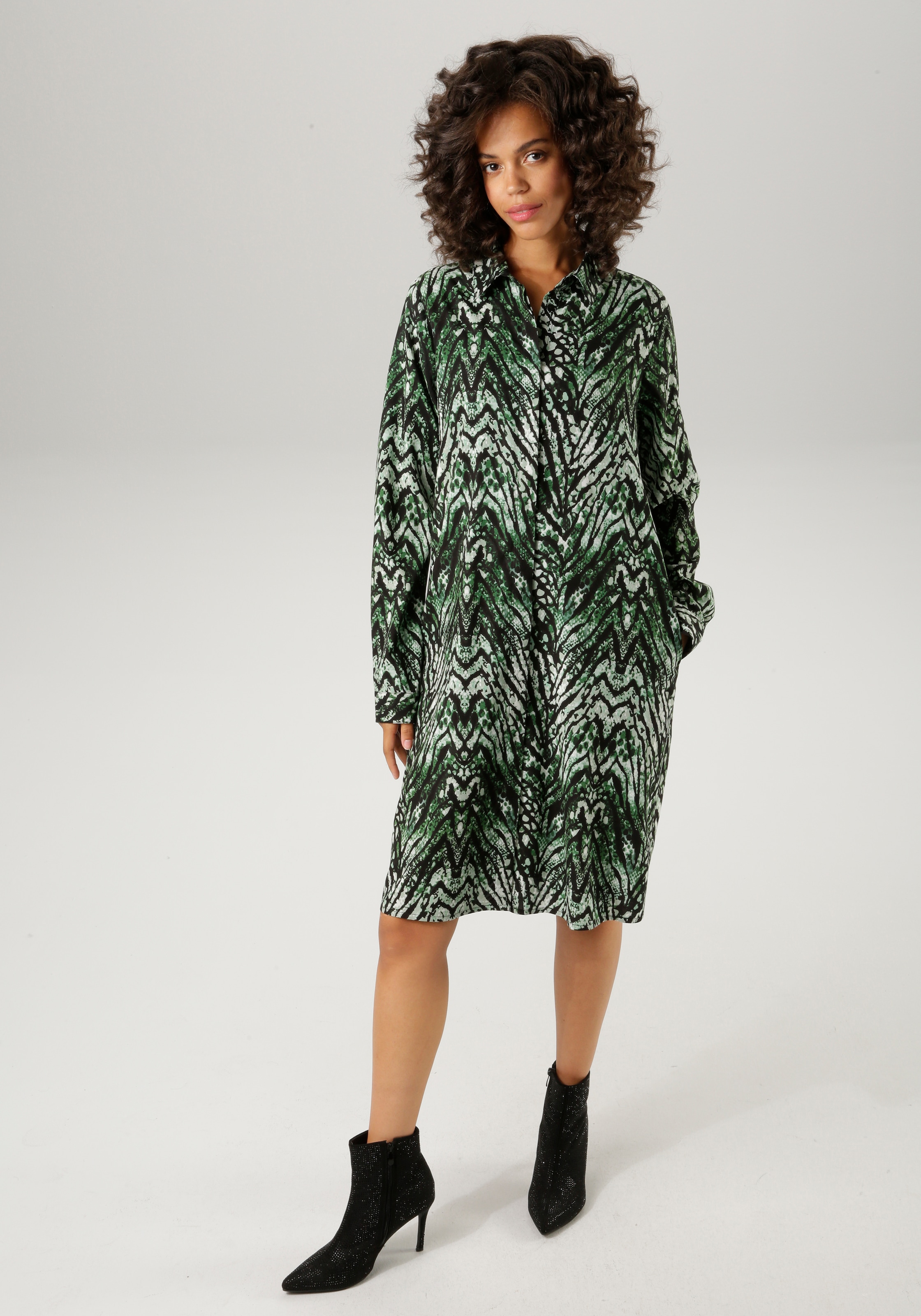 Aniston CASUAL Blusenkleid, im extravaganten Animal-Print- jedes Teil ...